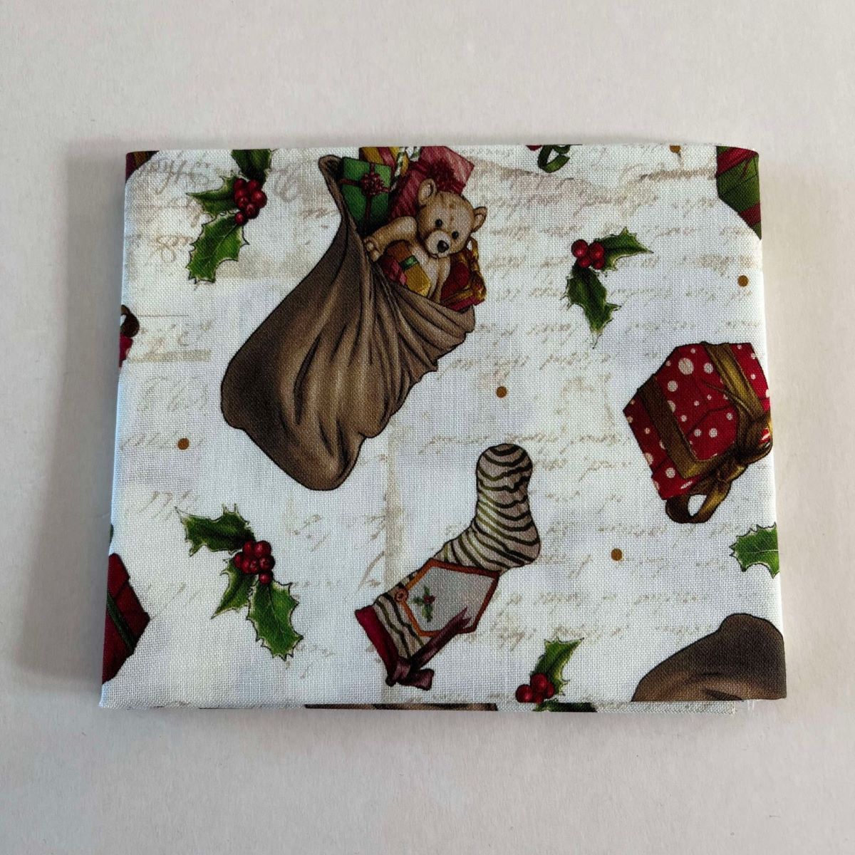 Classic Christmas Fat Quarter Bundle - Fabric Favourites