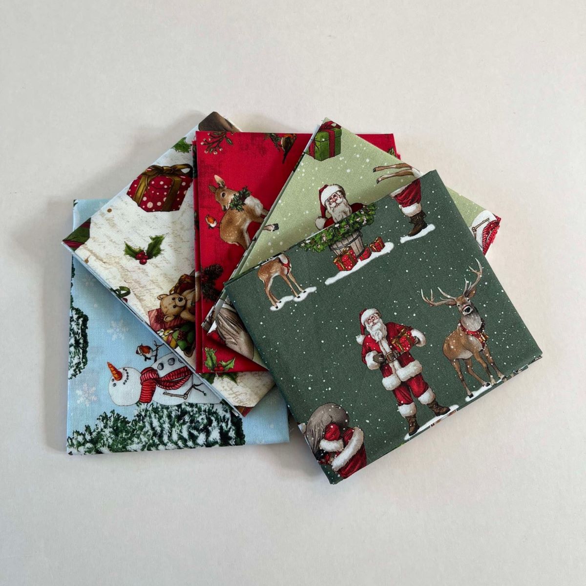 Classic Christmas Fat Quarter Bundle - Fabric Favourites